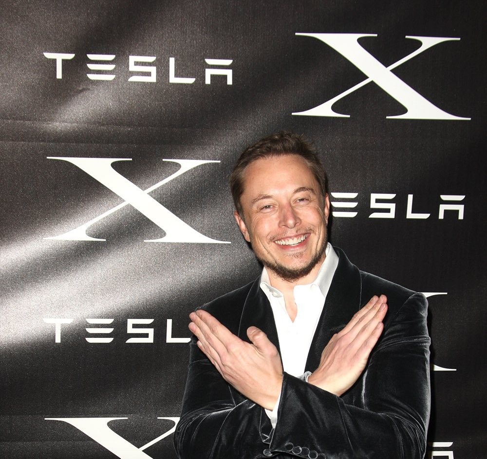 Ο Elon Musk μετονομάζει το Twitter σε X!